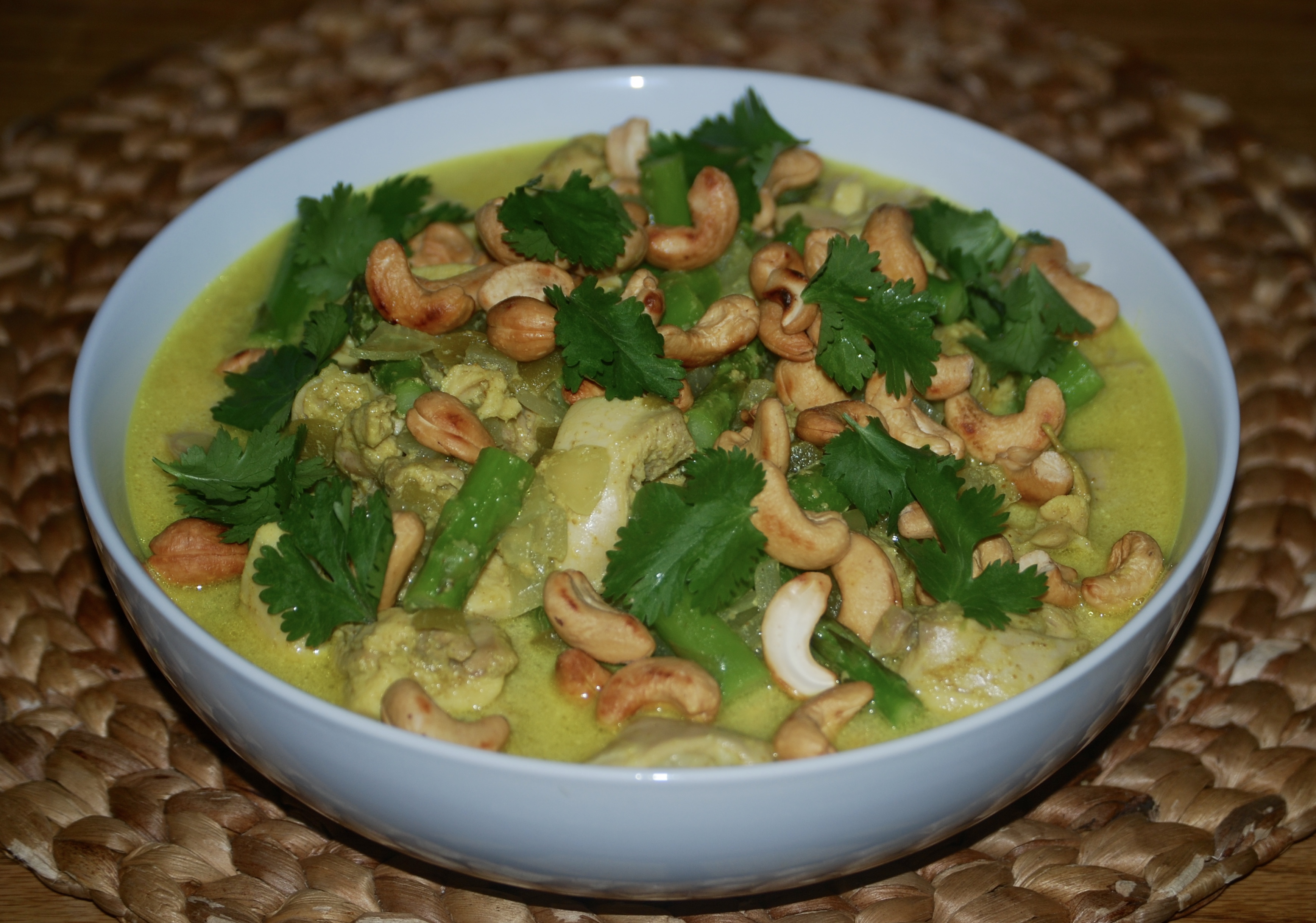 Chicken and Cashew Nut Curry – Cooking with Nigella